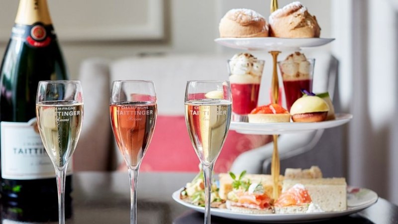 Gợi ý 10 món bánh tea break mặn, ngọt thơm ngon cho bàn tiệc trà đẹp mắt