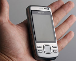 Dế "5 chấm" nhỏ nhất của Nokia