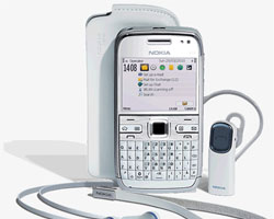 E72 màu trắng sắp có mặt tại Việt Nam