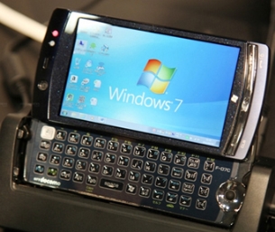 Fujitsu giới thiệu smartphone chạy Windows 7