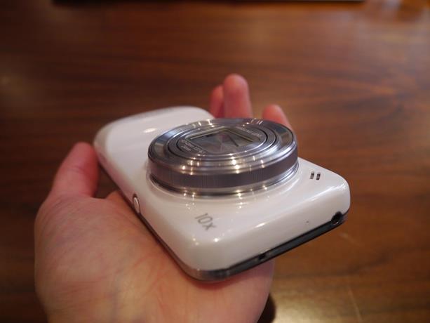 Galaxy S4 Zoom, cặp đôi hoàn hảo trong một thiết bị