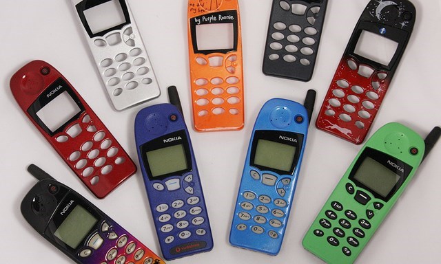 Truyền thống "màu mè" của điện thoại Nokia đã có từ lâu