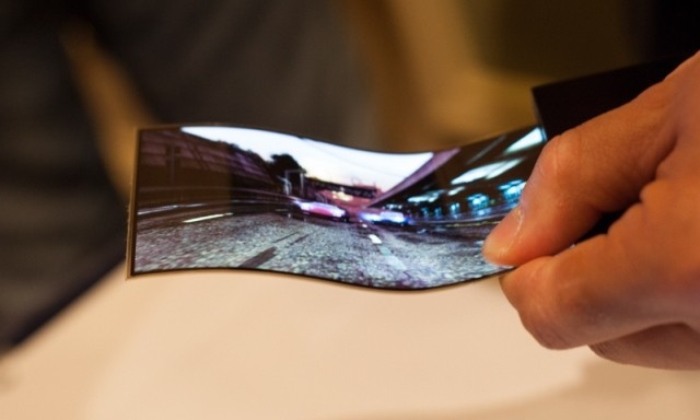 Tên mã của điện thoại Samsung màn hình dẻo là SM-G910