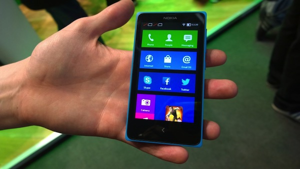 Nokia sẽ tặng không thẻ 4GB cho Nokia X Plus và XL