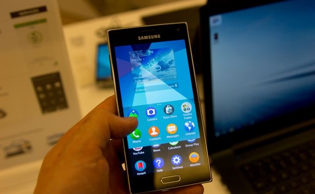Trên tay và đánh giá nhanh Samsung Z chạy Tizen OS