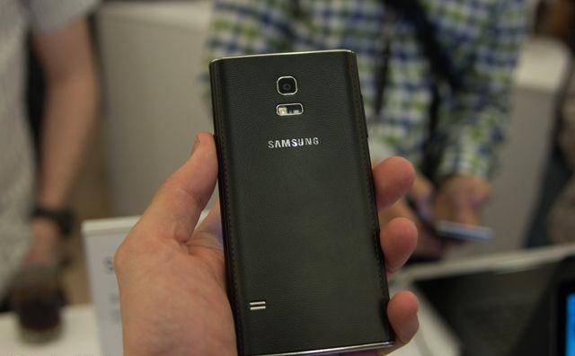 Trên tay và đánh giá nhanh Samsung Z chạy Tizen OS