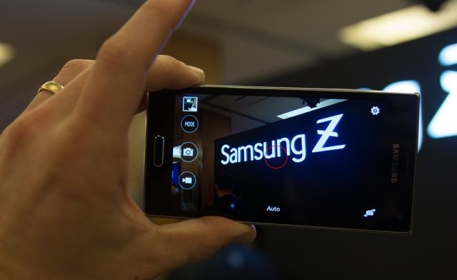 Trên tay và đánh giá nhanh Samsung Z chạy Tizen OS