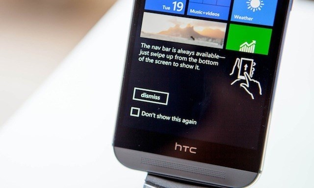 Cận cảnh HTC One M8 phiên bản Windows Phone