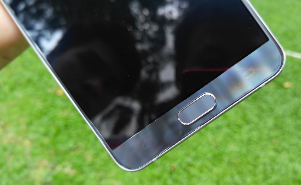 Mở hộp Galaxy Note 5 phiên bản Silver Titanium độc quyền