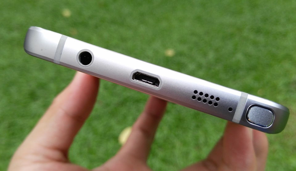 Mở hộp Galaxy Note 5 phiên bản Silver Titanium độc quyền