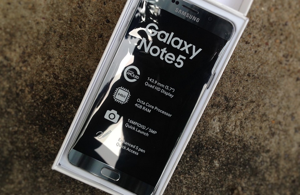 Mở hộp Galaxy Note 5 phiên bản Silver Titanium độc quyền