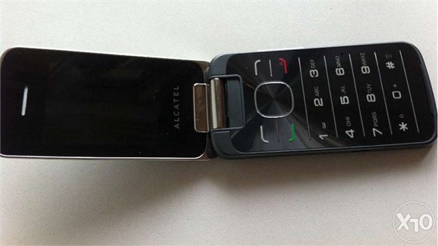 Điện thoại Alcatel OneTouch Go Flip đạt chứng nhận FCC