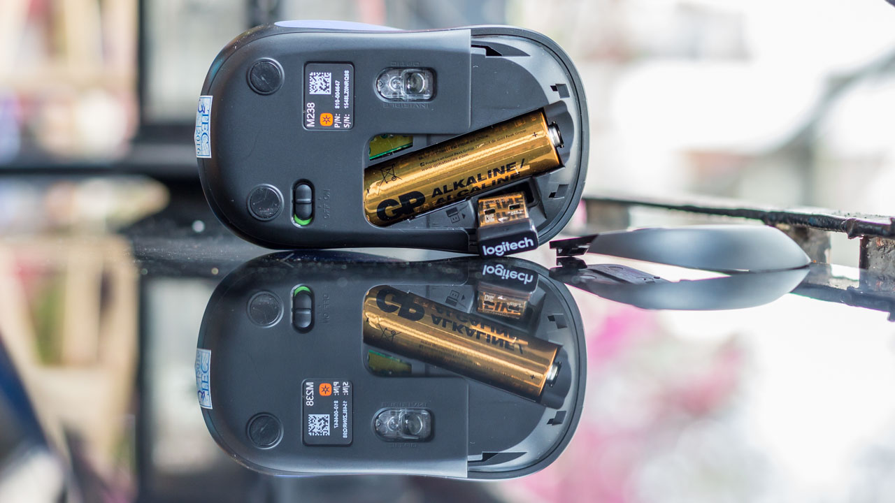 Mở hộp chuột Logitech M238: Nhỏ gọn, nhiều màu sắc lựa chọn