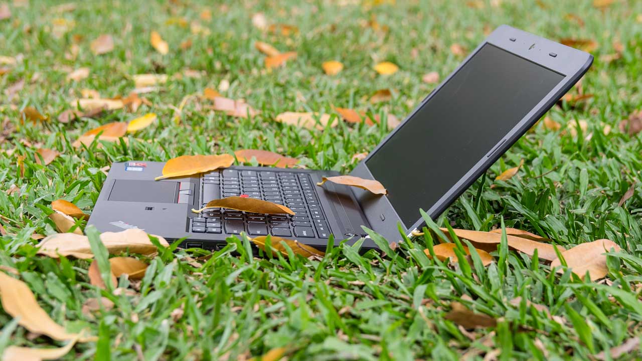 Mở hộp Lenovo Thinkpad E640: laptop doanh nhân giá tốt