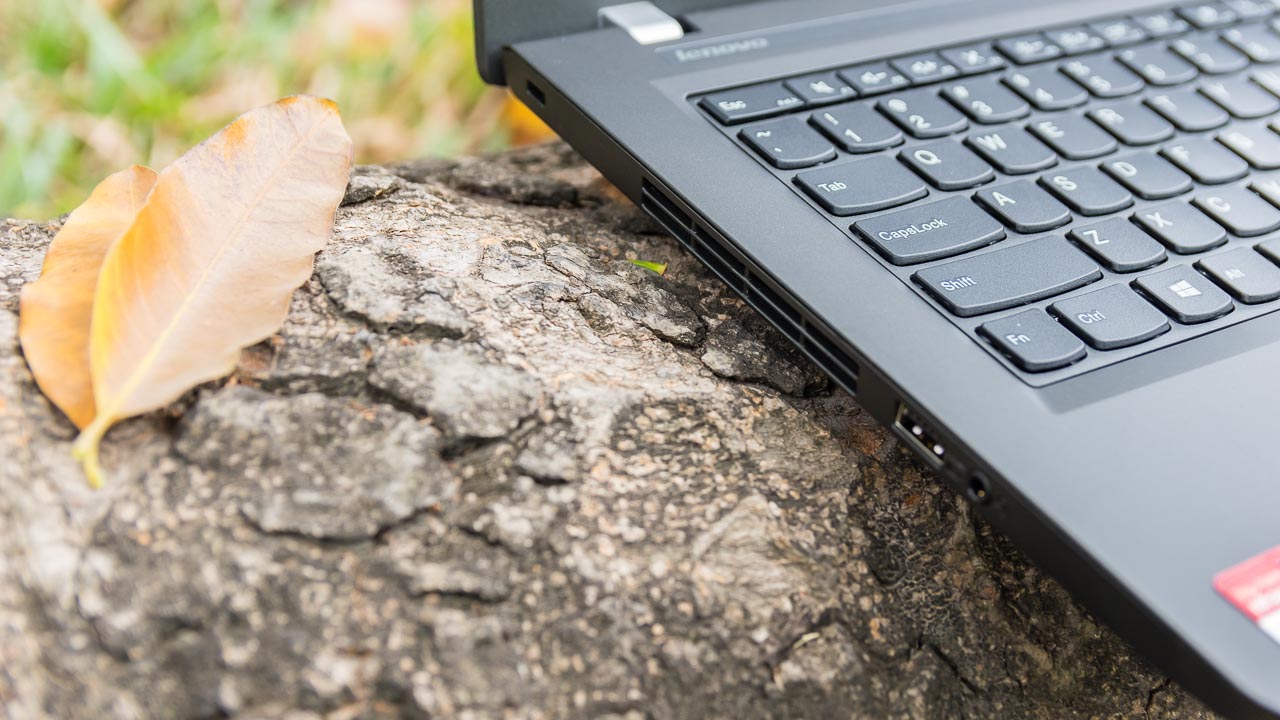 Mở hộp Lenovo Thinkpad E640: laptop doanh nhân giá tốt