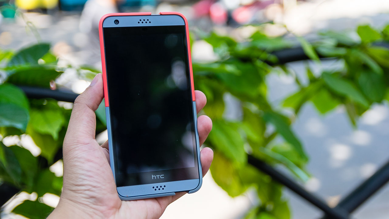 Nắp lưng 2 mảnh màu sắc độc đáo của HTC dành cho Desire 630