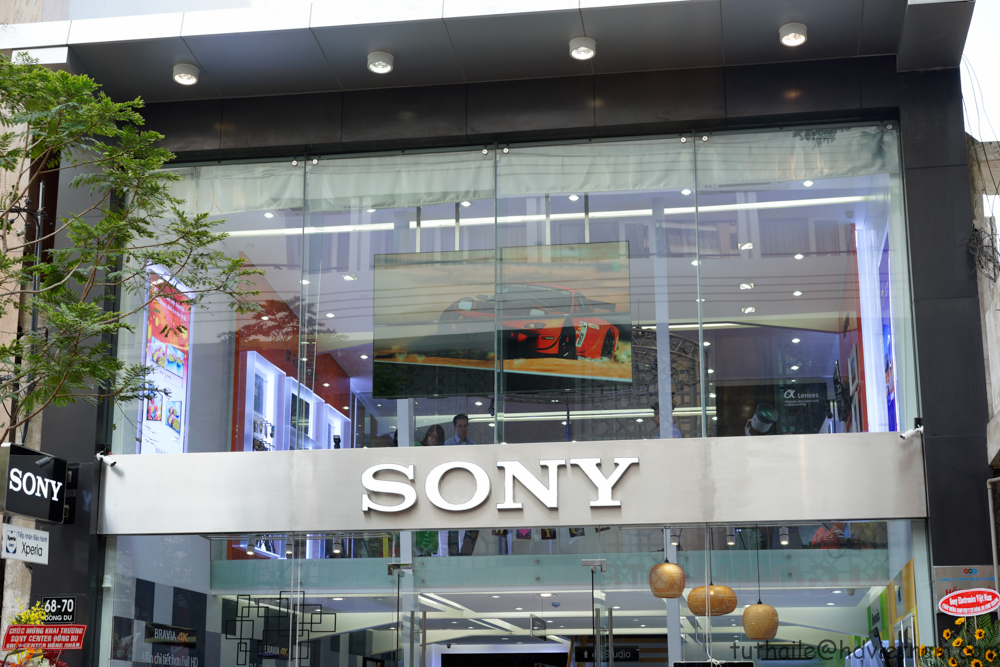 Tại sao các hãng điện thoại cần mở chuỗi cửa hàng?