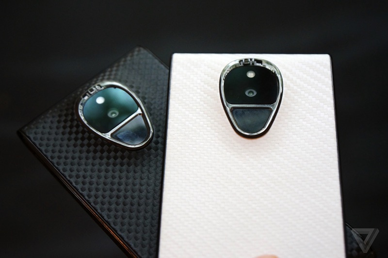 Cận cảnh Solarin, smartphone giá 16.000$ của Sirin Lab