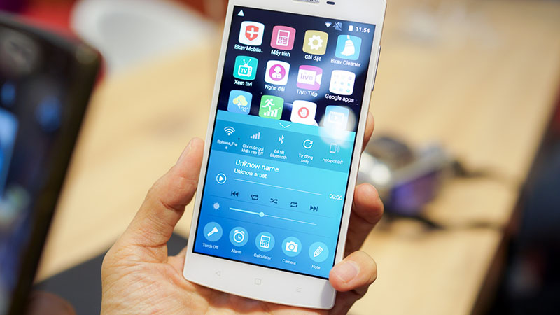 Cùng hàng Việt: Sao Biti's được đón nhận, BPhone thất bại?