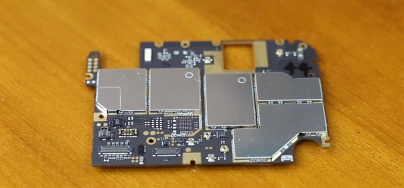 Khám phá chi tiết các linh kiện bên trong Bphone 2