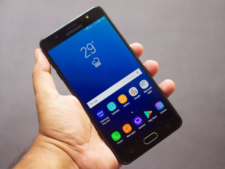 Đánh giá chi tiết Galaxy J7 Max: Thiết kế đèn LED độc đáo
