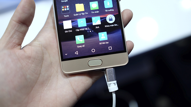 Trên tay Asanzo Z5 và S5: Camera kép, giá từ 2,99 triệu