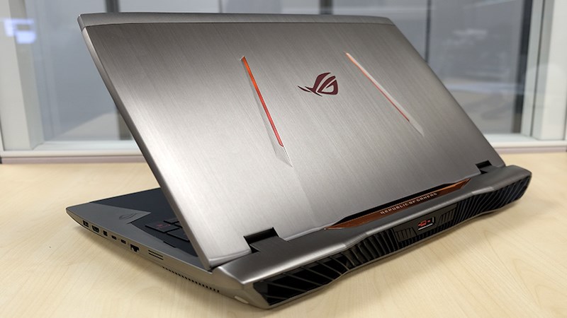 Asus tung laptop ROG G701 khủng chuyên dành cho game thủ
