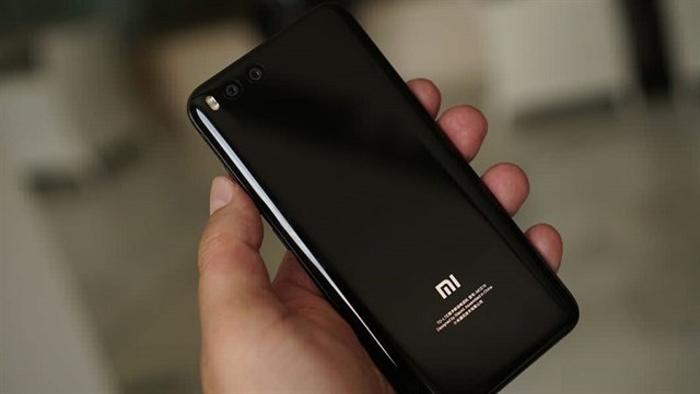Xiaomi Mi 6C viền siêu mỏng, camera kép xuất đầu lộ diện