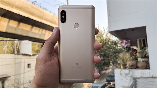 Trên tay Xiaomi Redmi Note 5 Pro: Snap 636, dưới 6 triệu