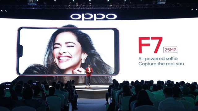 OPPO F7 ra mắt: Màn hình tai thỏ 19:9, camera selfie 25MP
