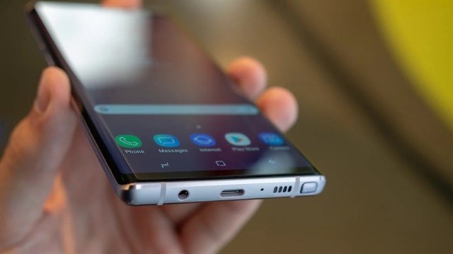 Galaxy Note 10 sẽ bỏ cổng tai nghe và các nút bấm vật lý?
