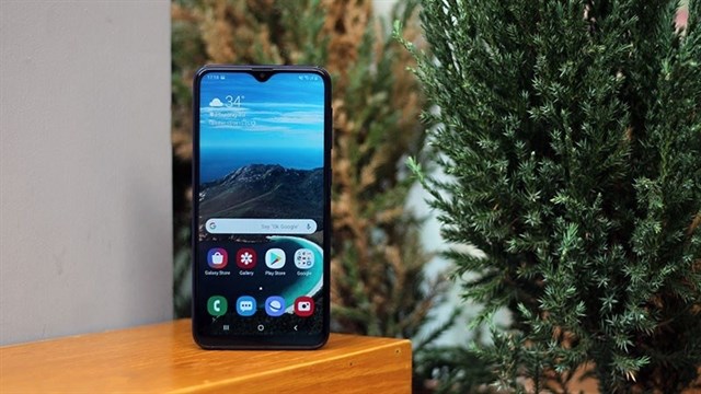 Galaxy A10e ra mắt: Màn hình Infinity-V, camera 13MP, giá 4.1 triệu