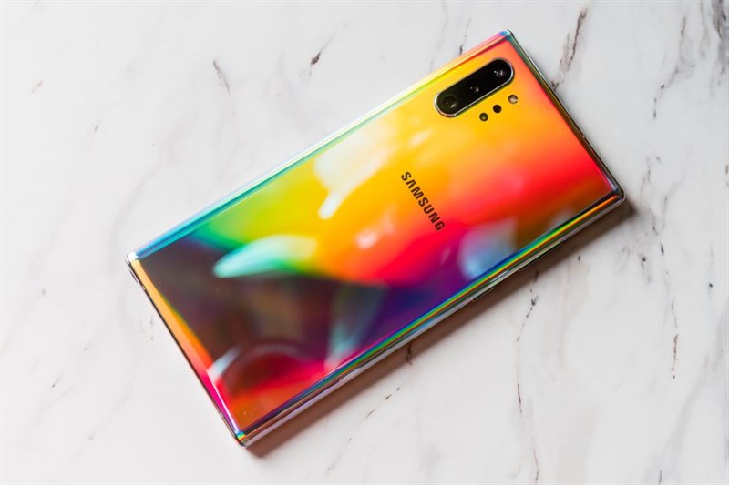 Cận cảnh Samsung Galaxy Note 10+: Siêu to, siêu khổng lồ