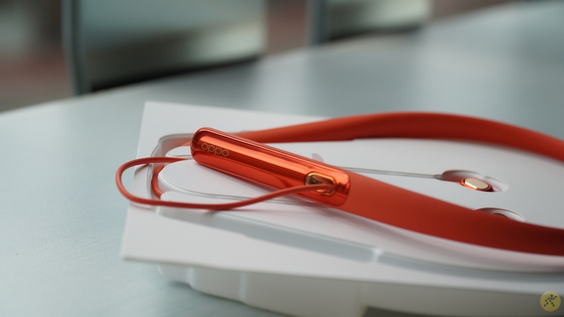 Trên tay tai nghe OPPO Enco Q1: Cặp 'trời sinh' của OPPO Reno2!