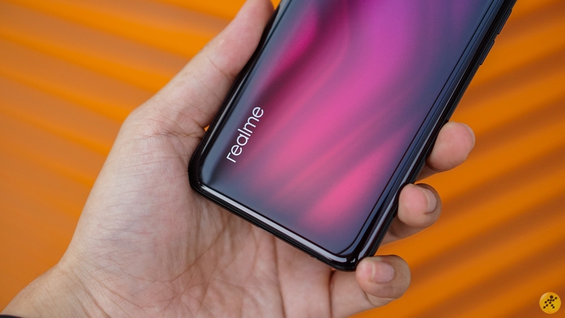 Trên tay Realme 6 Pro tại Việt Nam: Bản nâng cấp đáng giá của Realme 6