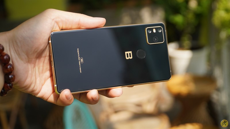 CEO Quảng bức xúc: Bạn có thấy Bphone bị 'đánh' thậm tệ và dai dẳng?