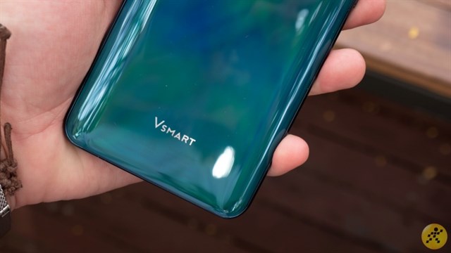Vsmart Live 4 lộ diện: 4 camera sau 48 MP, màn hình đục lỗ, giá...?