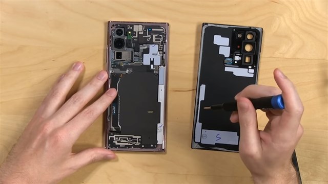iFixit: Samsung Galaxy Note 20 chỉ đạt 3/10 điểm về khả năng sửa chữa