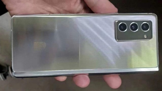 Galaxy W21 5G lộ ảnh thực tế trước ngày ra mắt, khá giống Z Fold2 5G