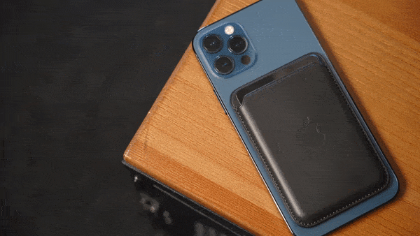 Trên tay ví da Magsafe: Chiếc ví mới toanh của Apple có gì đặc biệt?