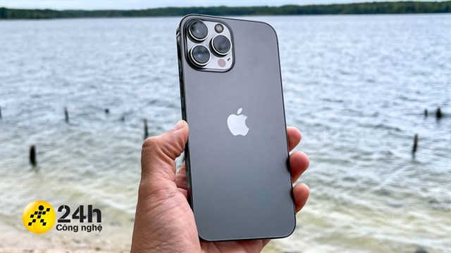 iPhone 13 Pro Max được trang bị ba cảm biến camera mới của Sony