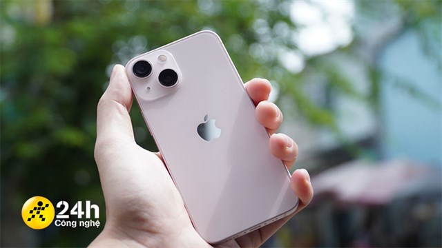 Đánh giá pin iPhone 13 mini: Pin 2.438 mAh, dùng liên tục hơn 11 tiếng