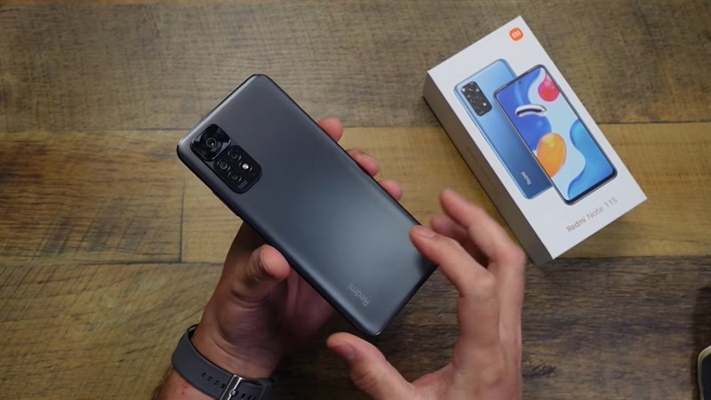 Trên tay Redmi Note 11 Pro 5G: Giá từ 7.4 triệu, ngoại hình nam tính