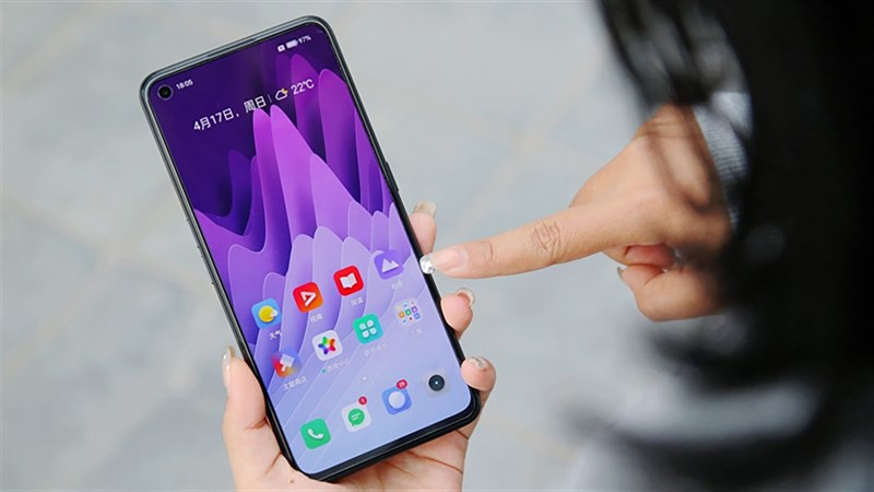 Realme Q7 Pro có gì mới: Giá 11.2 triệu, Snap 8 Gen 1, RAM 12 GB