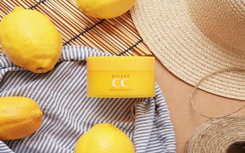 Gel dưỡng trắng da Melano CC Whitening Gel tốt không? Giá bao nhiêu?