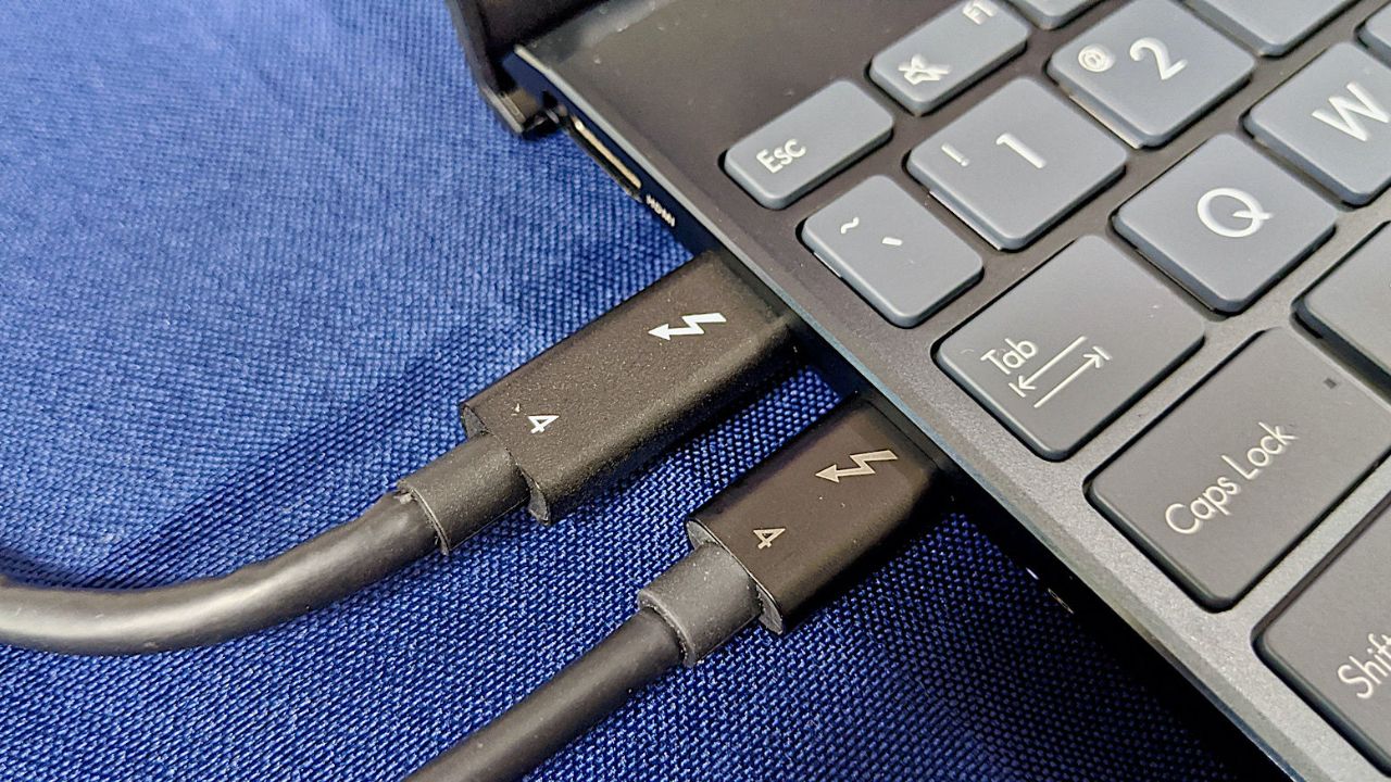 Thunderbolt là gì? MacBook nào có Thunderbolt? Cùng mình tìm hiểu nhé