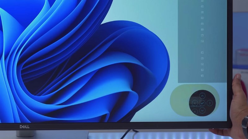 Trên tay Dell U4323QE: 43 inch đa nhiệm cực đã, độ phân giải 4K