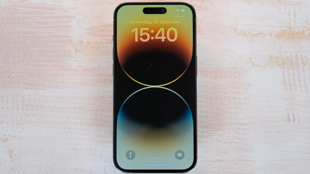 So sánh iPhone 14 Plus và iPhone 14 Pro: Ngoài kích thước còn gì khác?