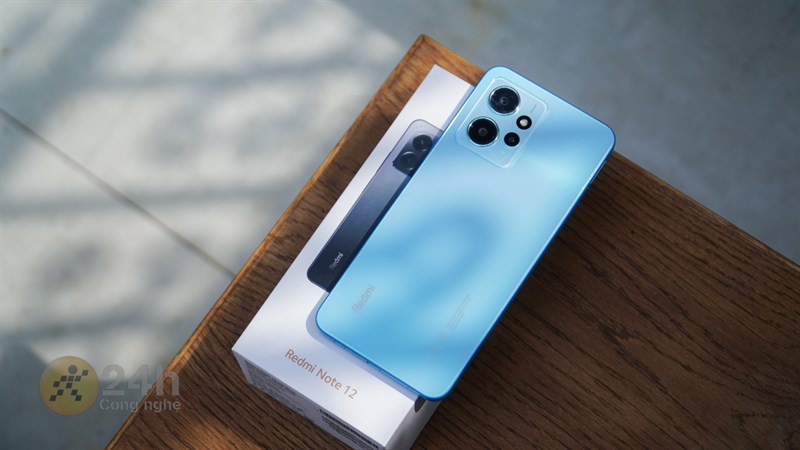 Trên tay Redmi Note 12: Thiết kế đẹp, Snap 685, màn hình 120 Hz