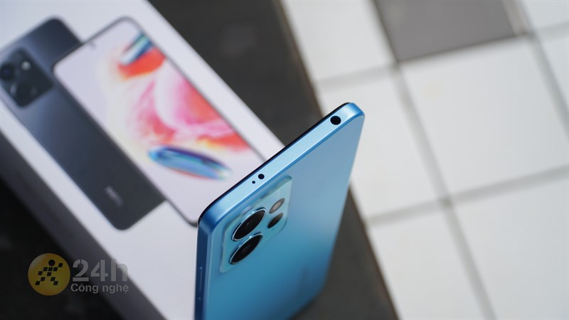 Trên tay Redmi Note 12: Thiết kế đẹp, Snap 685, màn hình 120 Hz